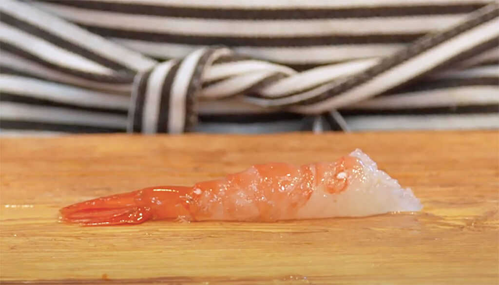 How to Peel a Spot Prawn | Saraspe Seafoods